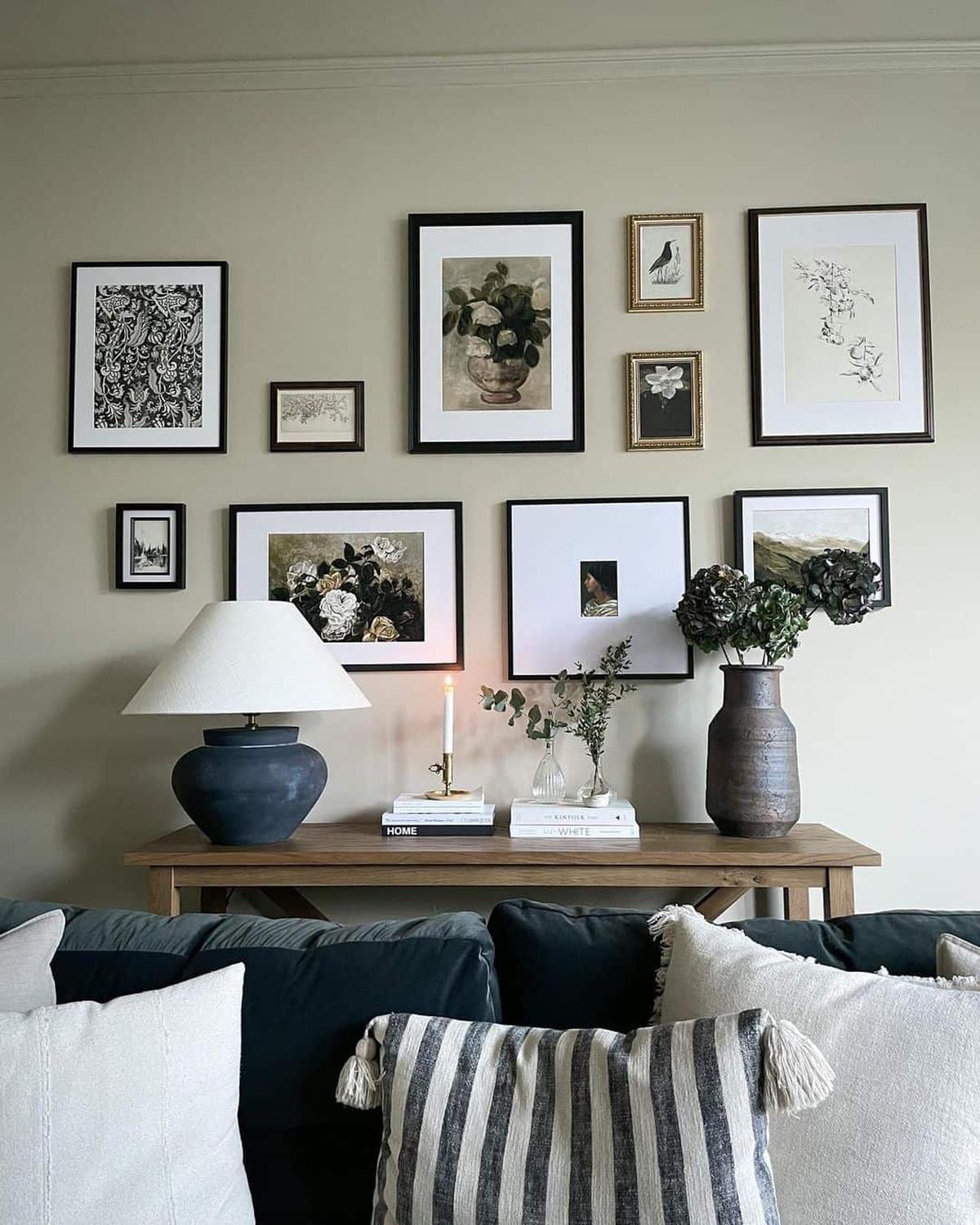 24 Wall Collage Layouts for a Unique Room Display -Architectural Foundation
