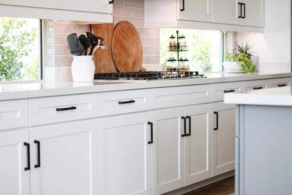 32 Stylish Black Kitchen Handle Ideas for Any Decor -Architectural ...