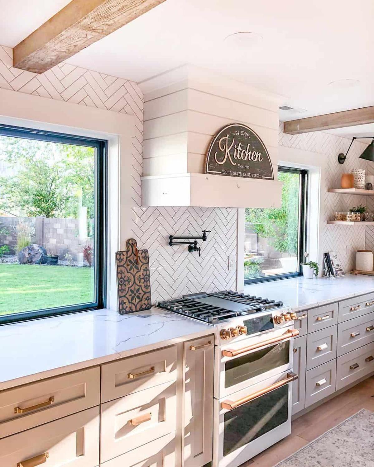 9 Elegant Grey Kitchen Cabinets That Shine with Gold Accents ...