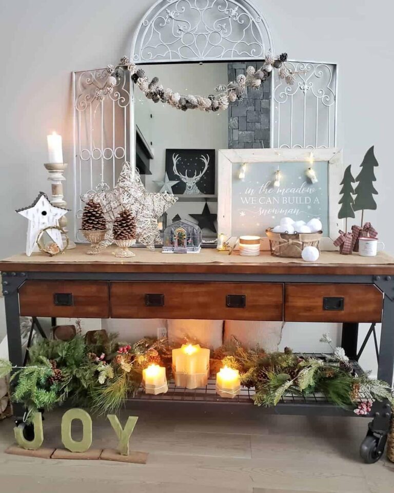 24 Unique Christmas Decorations Over Mirrors -Architectural Foundation
