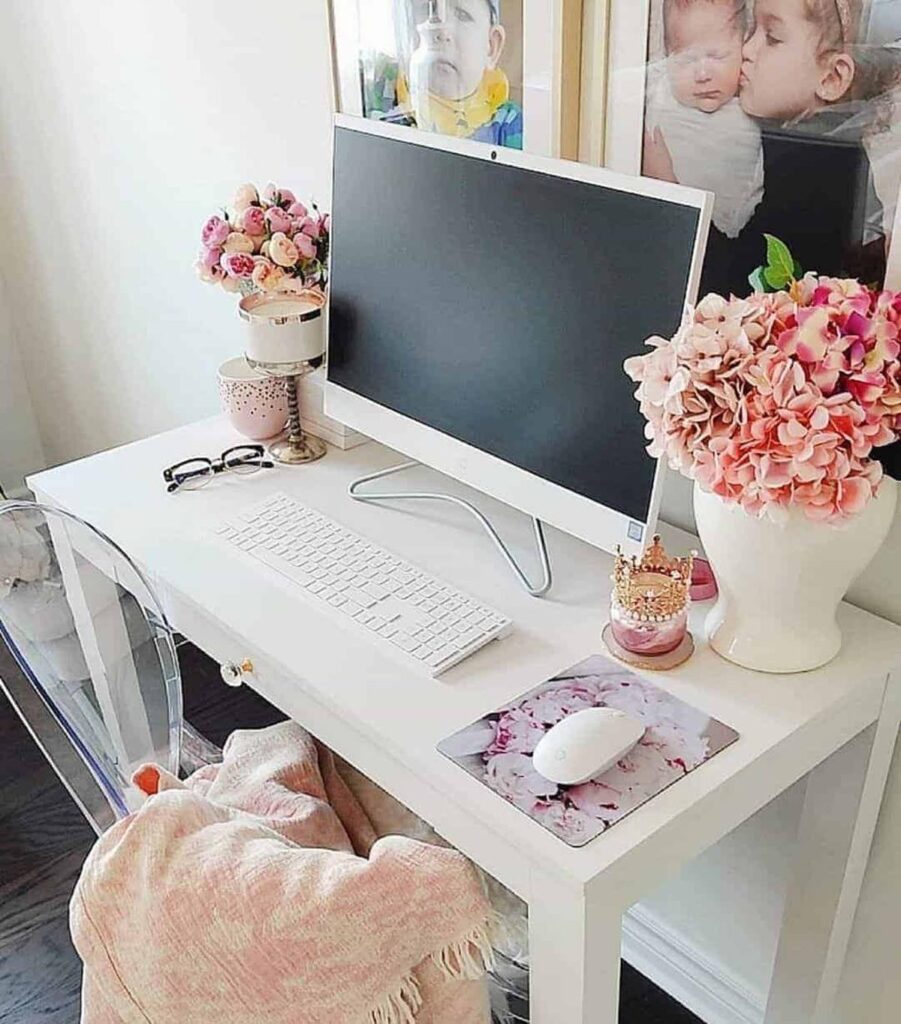 12 Fun Pink Office Ideas to Brighten Your Workspace -Architectural ...