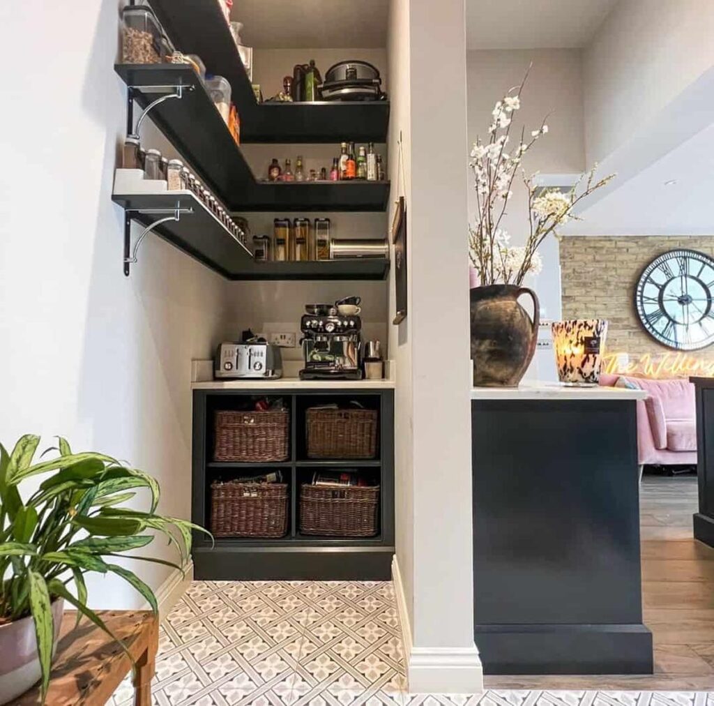 26 Walk-In Pantry Organization Ideas for an Efficient Space ...