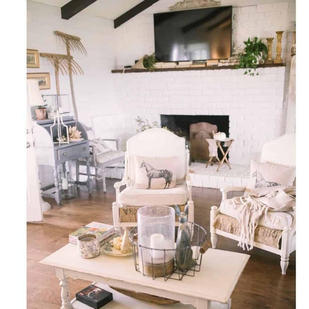 26 Cozy and Creative TV Room Ideas for Your Ultimate Viewing Space ...
