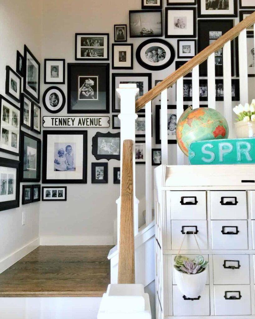 15 Best Staircase Gallery Walls to Inspire Your Home -Architectural ...