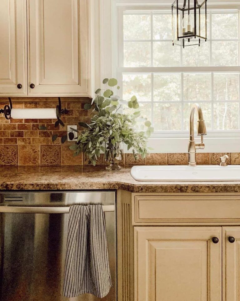 23 Creative Backsplash Around Window Ideas to Try -Architectural Foundation