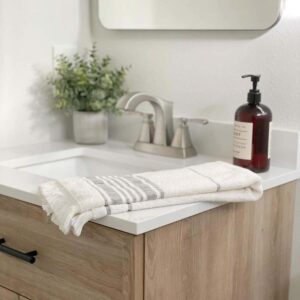 30 Beautiful Farmhouse Bathroom Decor Ideas to Refresh Your Space ...