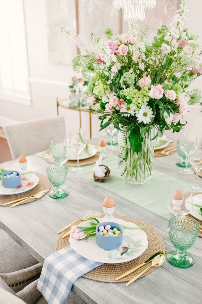 40 Enchanting Spring Centerpieces For Every Tablescape