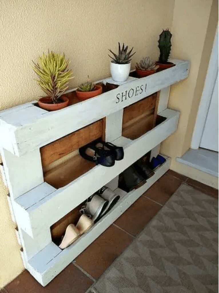 50 DIY Pallet Shelf Ideas for Organized Homes