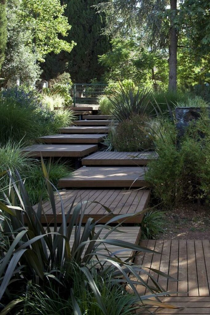 41 Breathtaking Outdoor Floating Steps Ideas