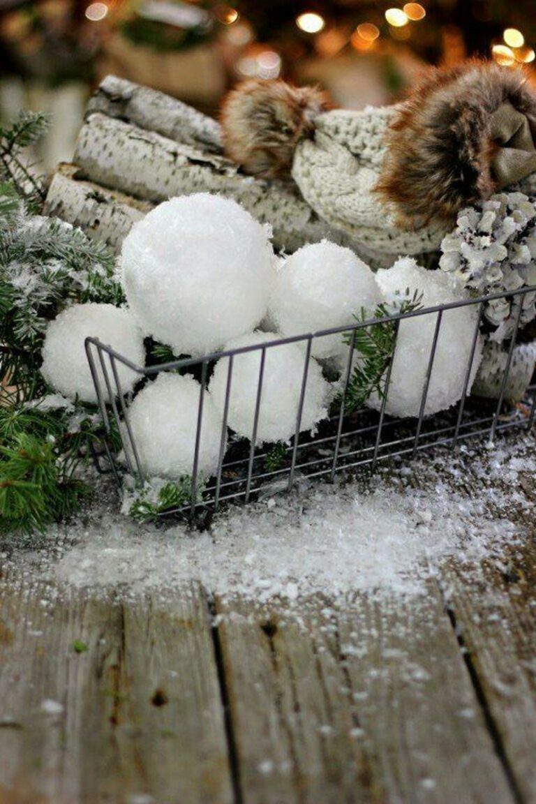 44 Enchanting Snowball Decor Ideas For Winter Holidays