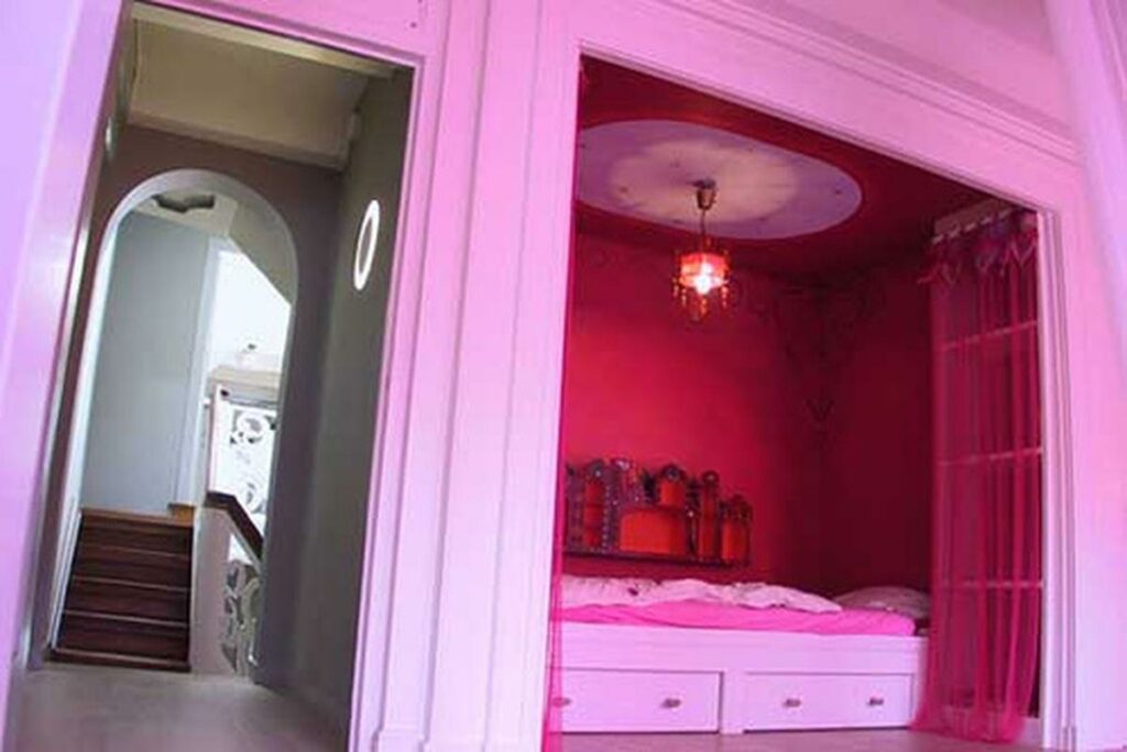 15 Inviting Alcove Bed Ideas for Snuggly Sleep Spots