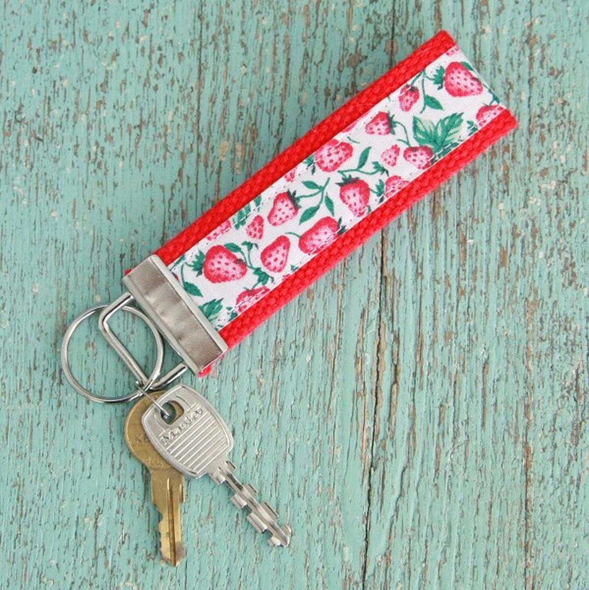 13 Simple DIY Key Ring Ideas for Your Personal Style