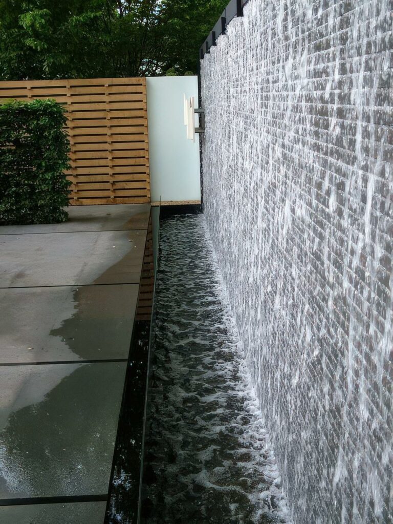 49 Breathtaking Outdoor Water Walls For Your Backyard
