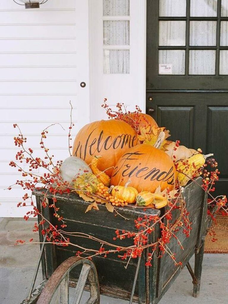 26 Easy Outdoor Fall Decor Inspirations for Seasonal Appeal