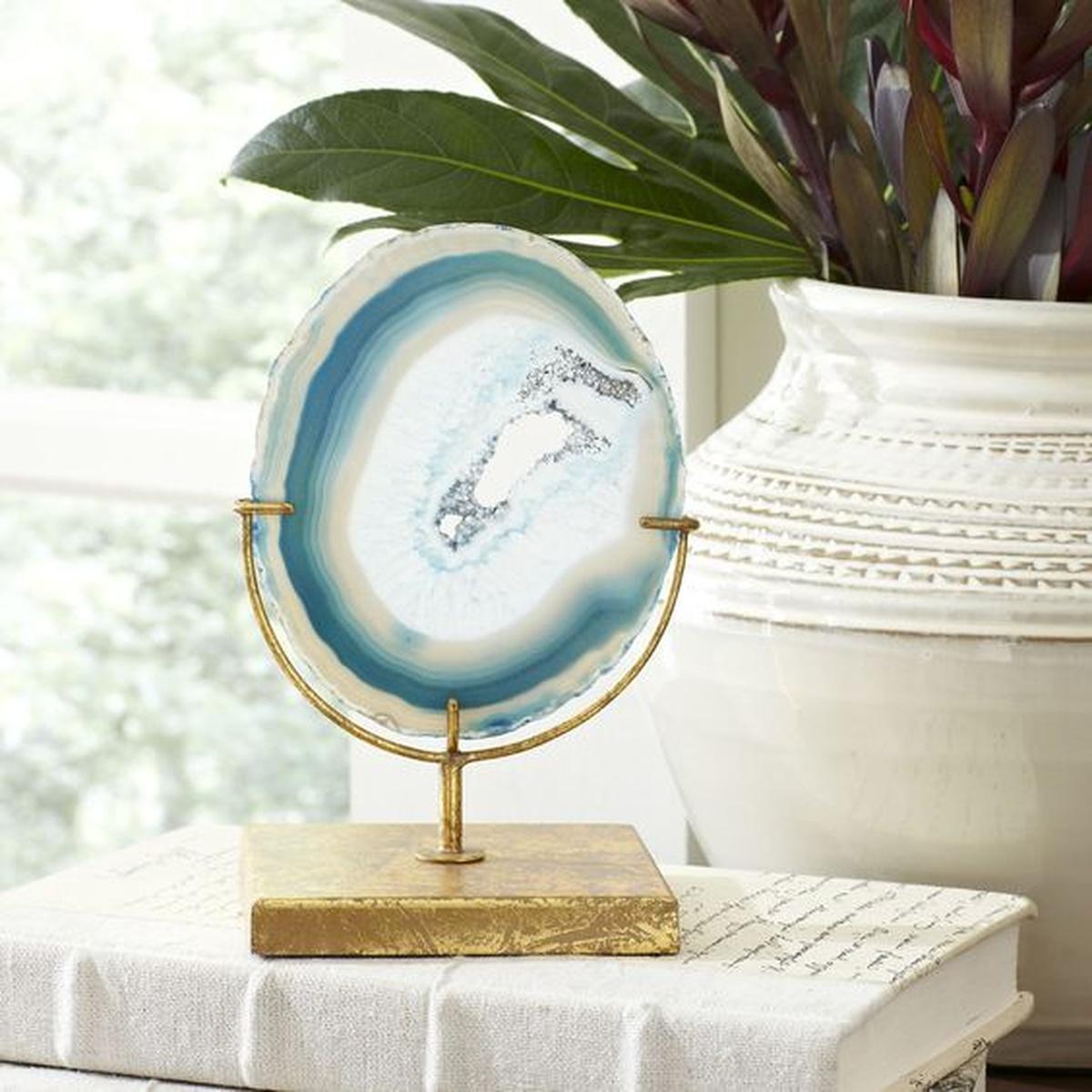 15 Beautiful Agate and Geode Bedroom Decor Ideas