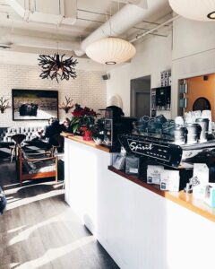 33 Charming Coffee Shop Interior Decor Ideas