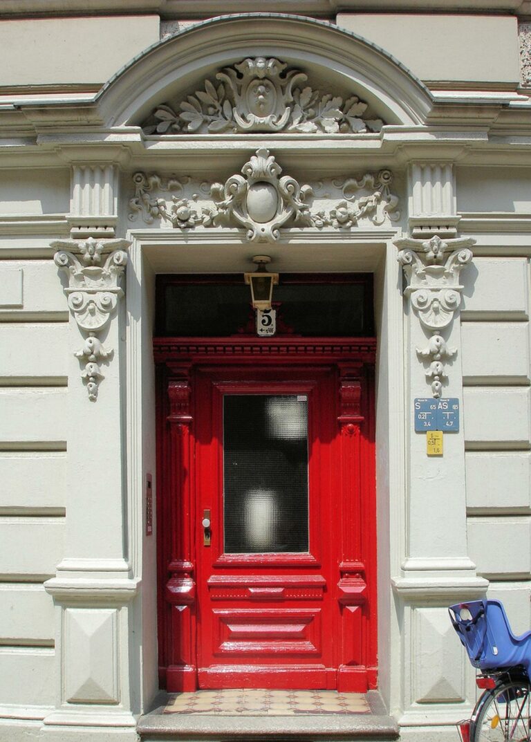 20 Gorgeous Front Door Designs to Welcome Guests