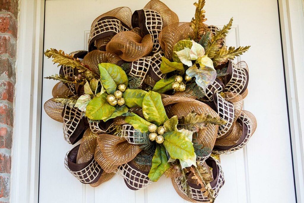 12 Stunning DIY Deco Mesh Wreaths to Wow This Autumn