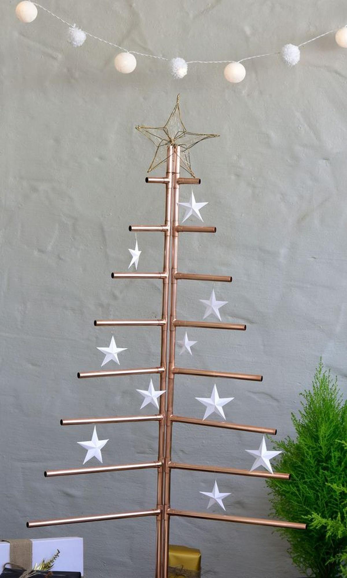 15 Bold Industrial Christmas Tree Ideas for Modern Decor