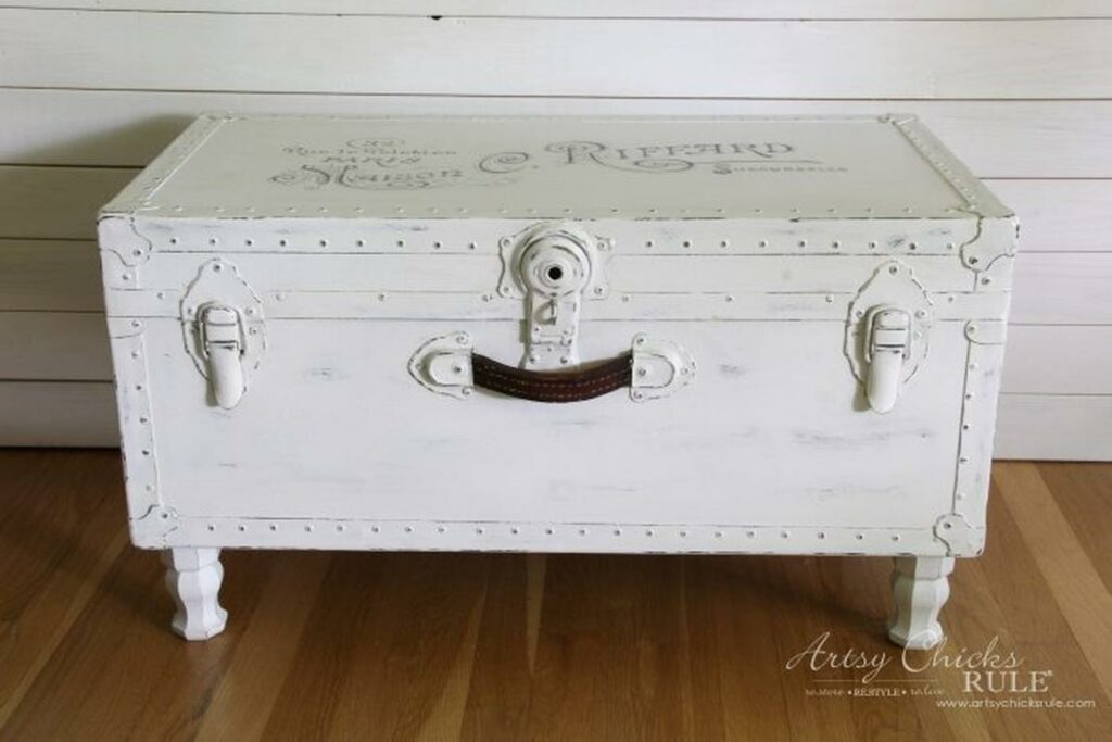 13 Simple DIY Vintage Trunk Makeovers to Transform Old Pieces