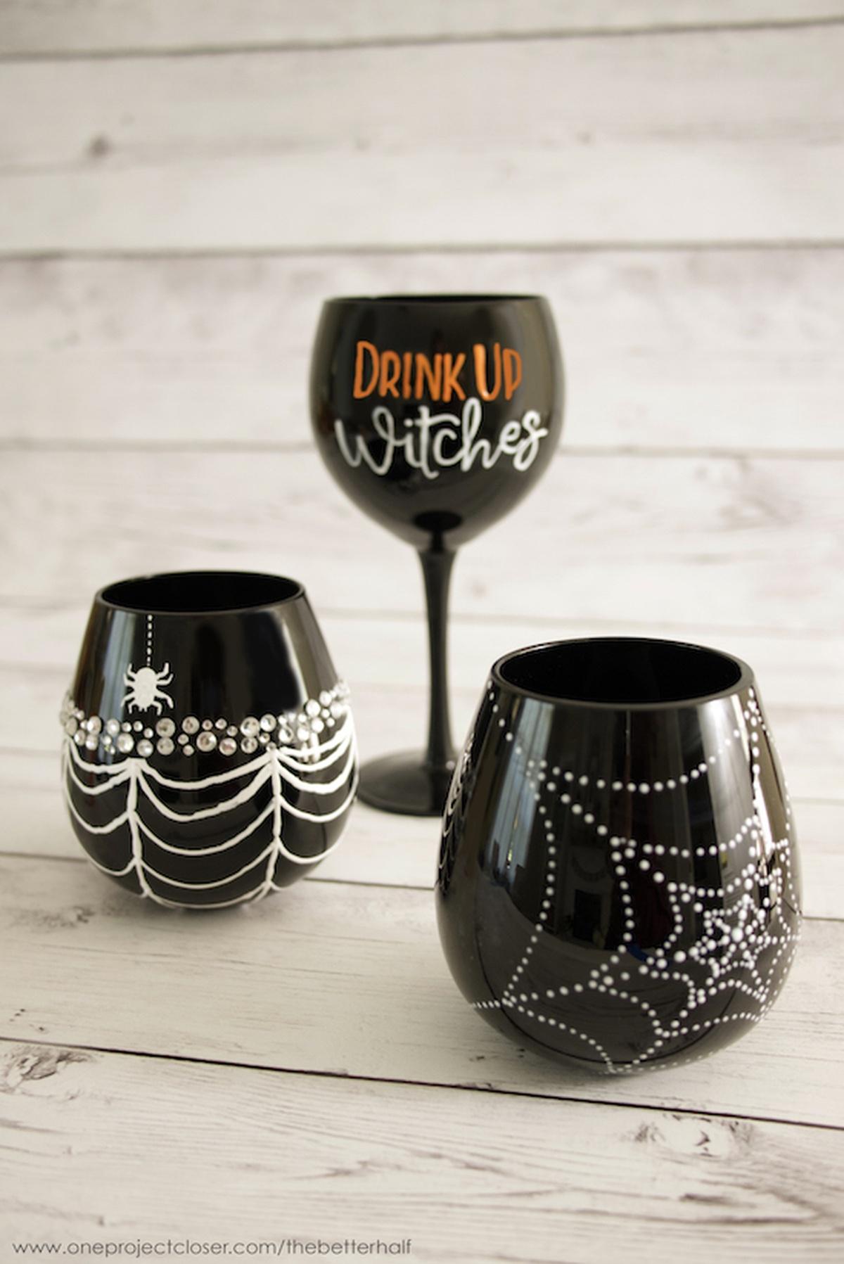 8 Spooky DIY Halloween Glassware Projects for Your Party