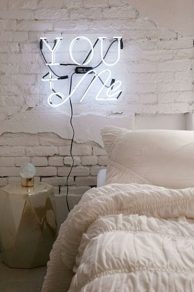 25 Brilliant Ideas To Use Neon Lights For Home Decor