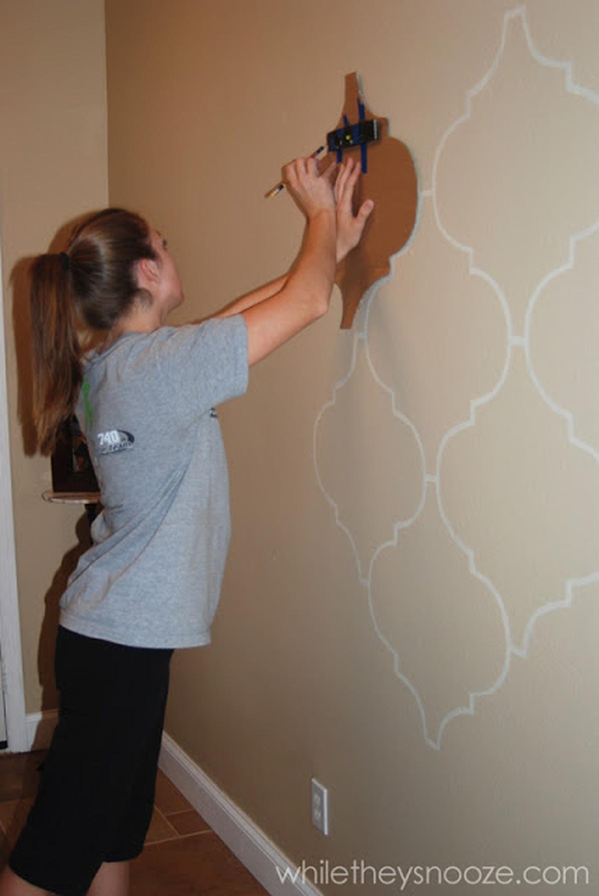 14 Chic Graphic Stencil Wall Decor Ideas for Your Space