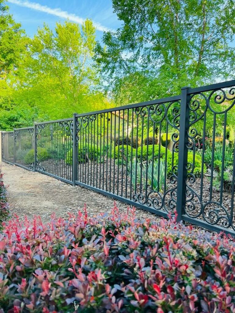 39 Elegant Metal Fence Designs with Pros and Cons