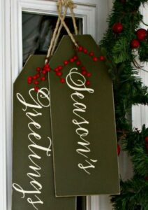 38 Rustic Reclaimed Wood Christmas Decor Ideas
