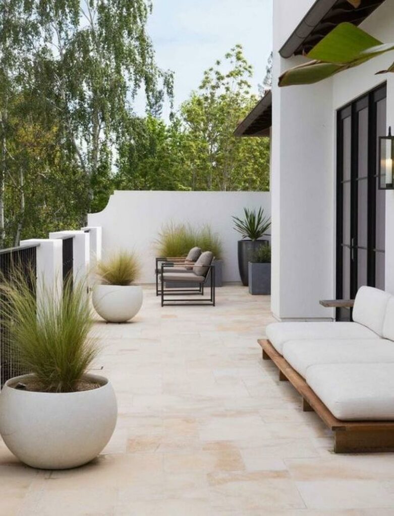 25 Bold Minimalist Terrace Ideas for Striking Outdoor Style