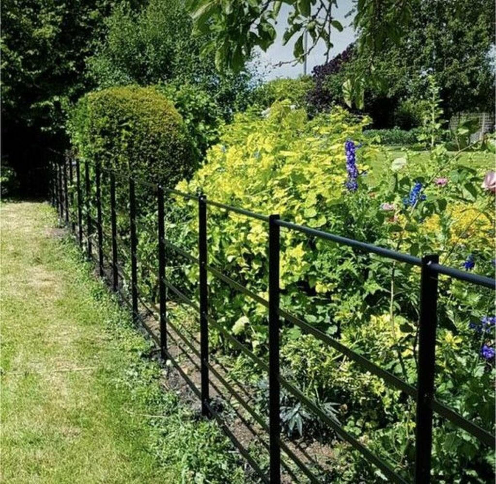 39 Elegant Metal Fence Designs with Pros and Cons