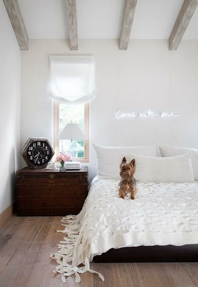 25 Brilliant Ideas To Use Neon Lights For Home Decor