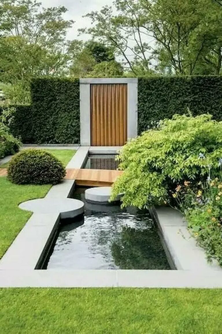 39 Elegant Water Features for Outdoor Areas