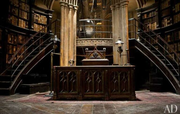 23 Enchanting Gothic Home Office And Library Decor Ideas