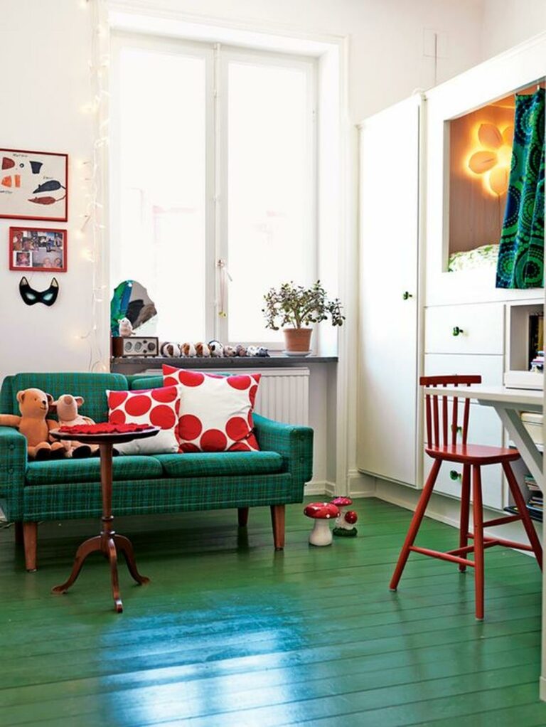 25 Bold Red And Green Interior Decor Ideas