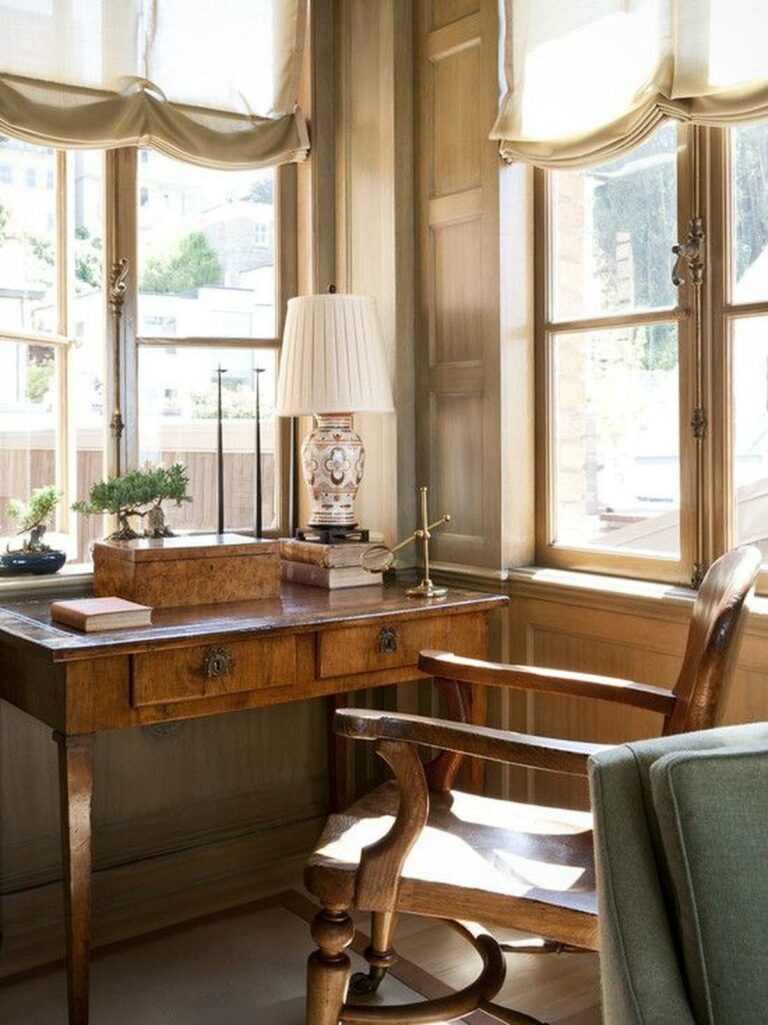25 Vintage Desk Inspirations for a Unique Office