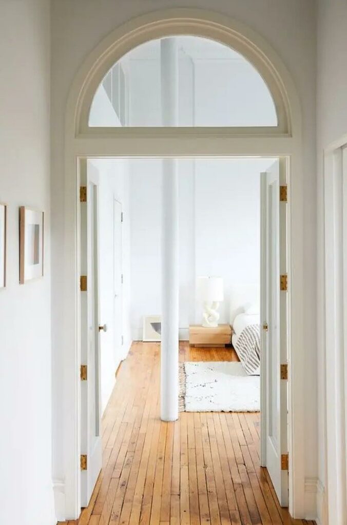 35 Stylish Transom Window Designs for Modern Homes