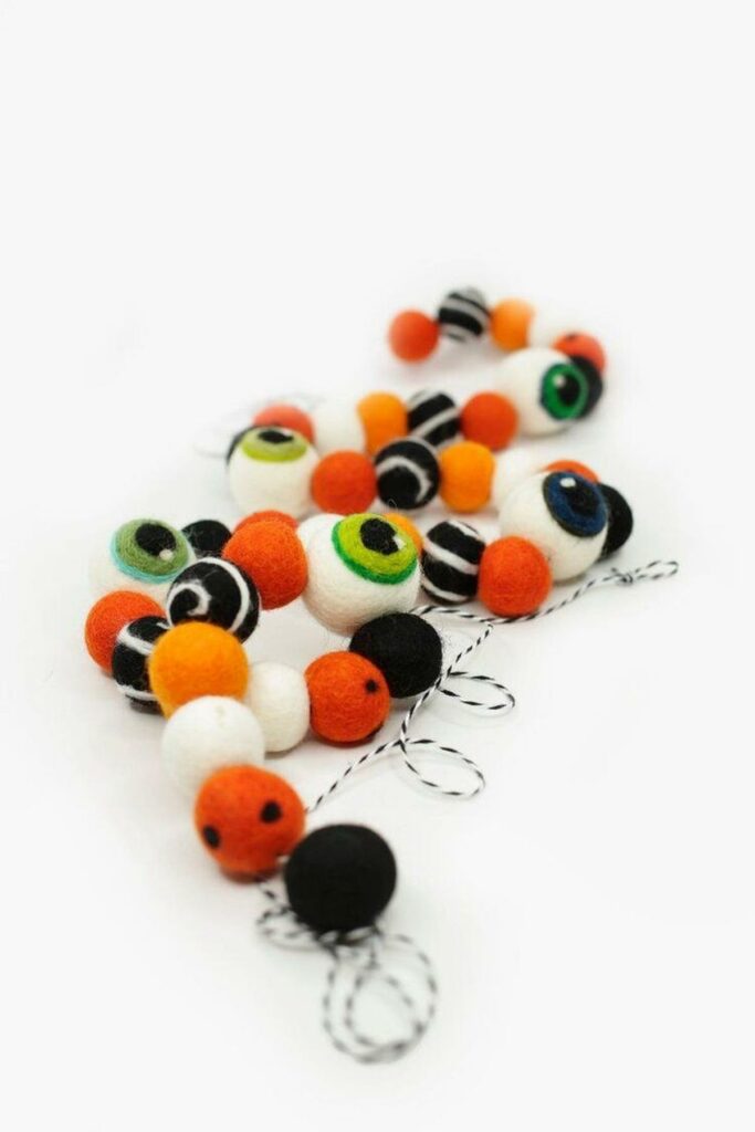 45 Creepy Eyeball and Googly Eye Halloween Decor Ideas