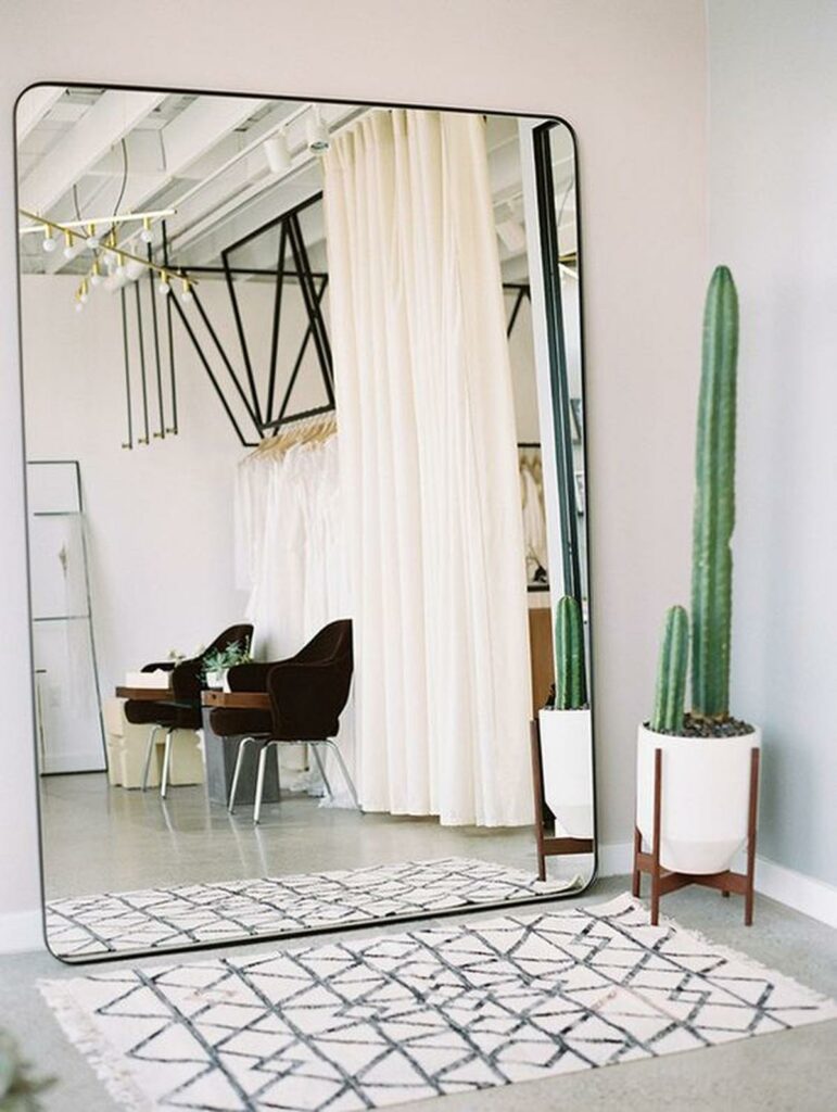 20 Stunning Oversized Entrance Mirror Ideas for a Grand Welcome