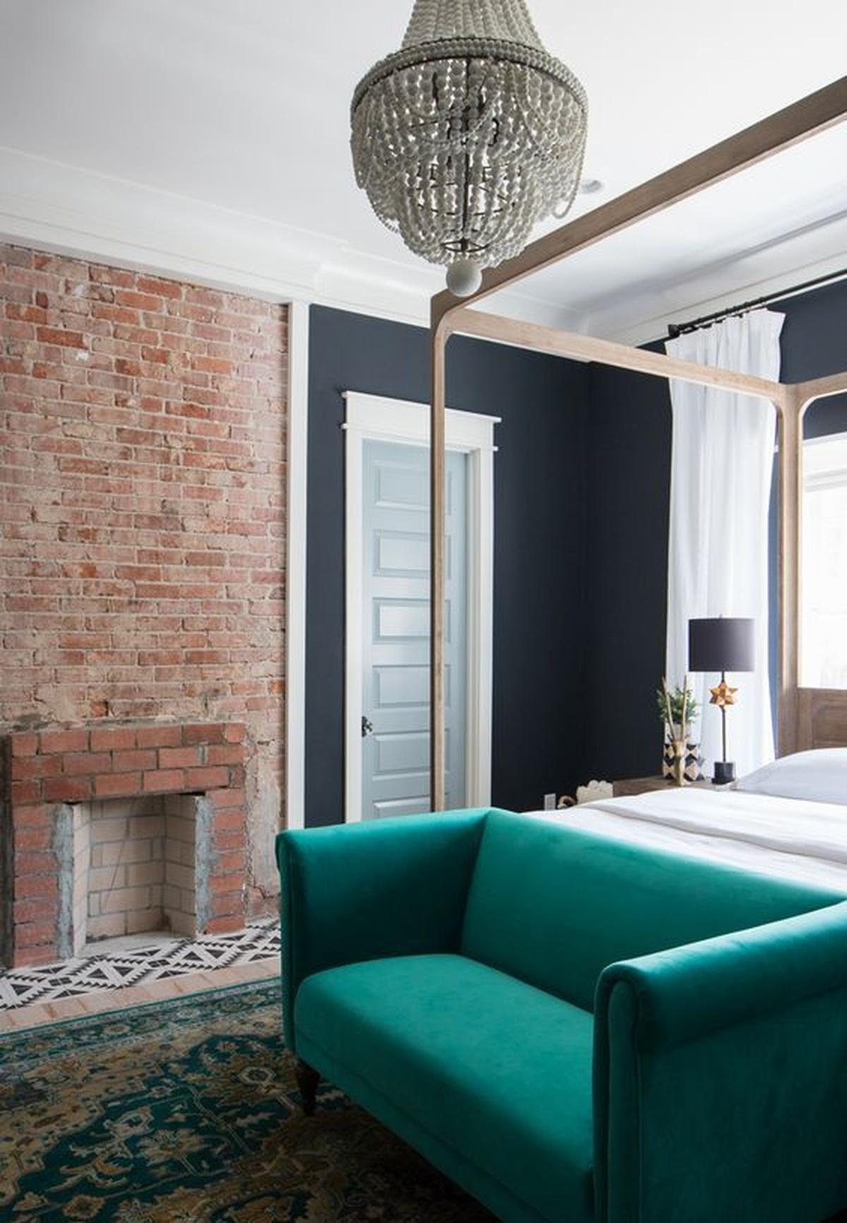 15 Elegant Emerald Decor Ideas for a Luxurious Fall Home