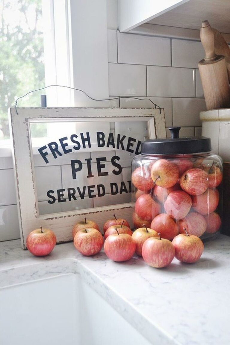 41 Apple Decor Inspirations for Fresh Fall Homes