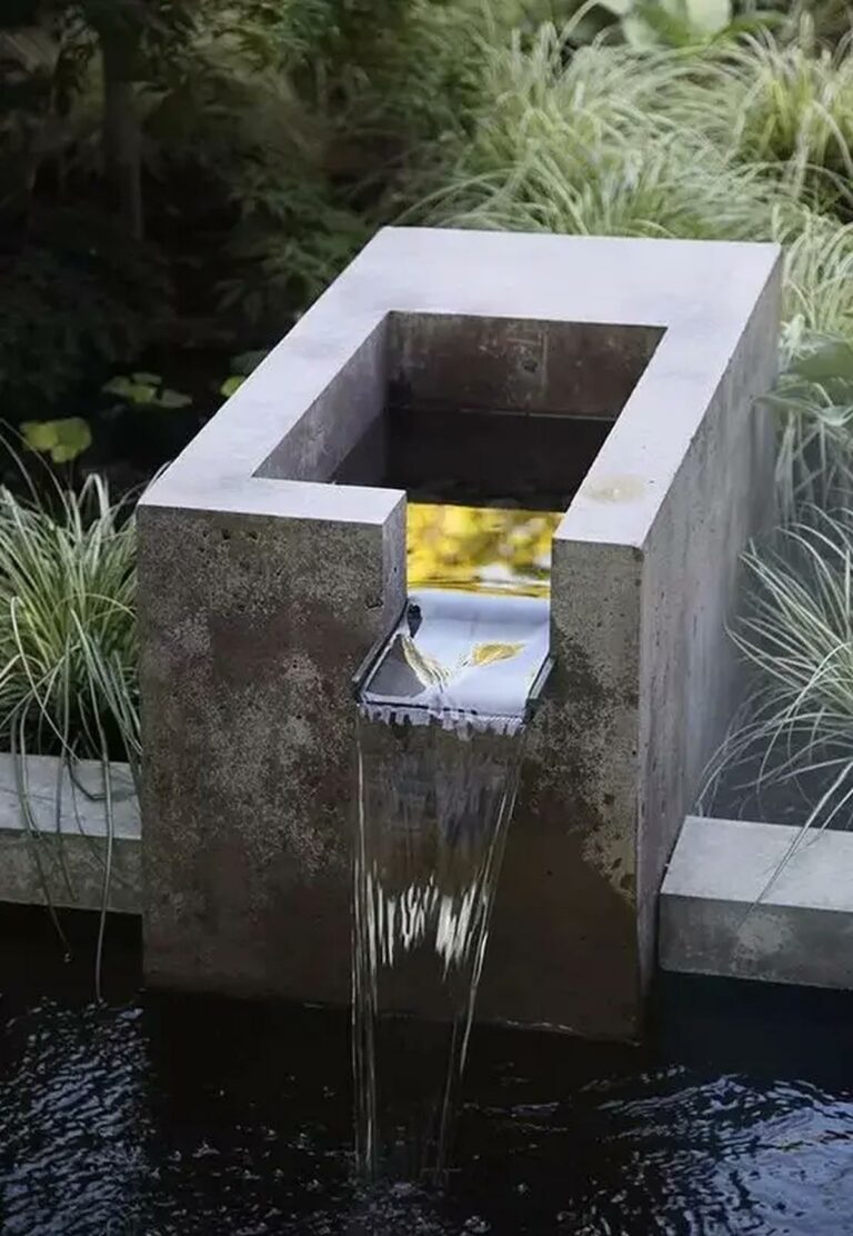 39 Elegant Water Features for Outdoor Areas