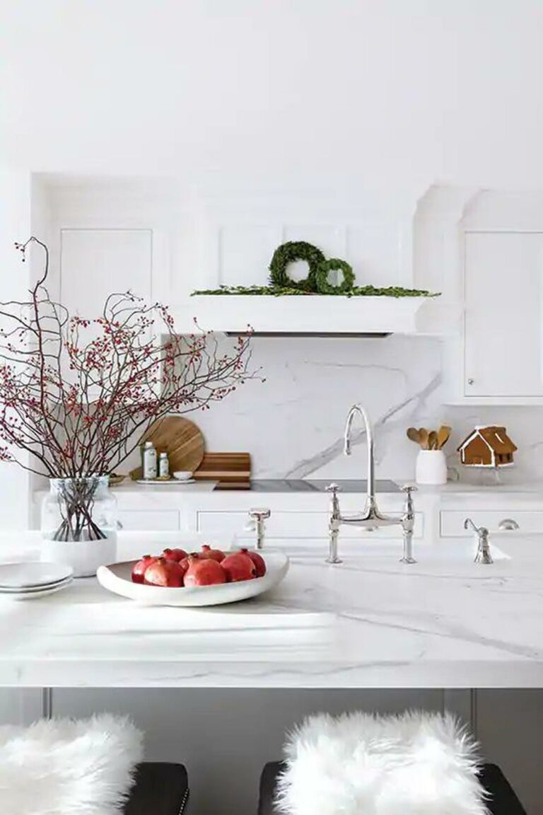 30 Brilliant Hidden Range Hood Ideas for Your Kitchen