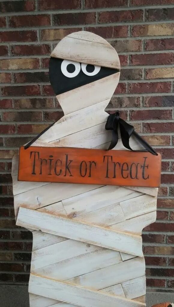 36 Spooky Mummy-Themed Halloween Decoration Ideas