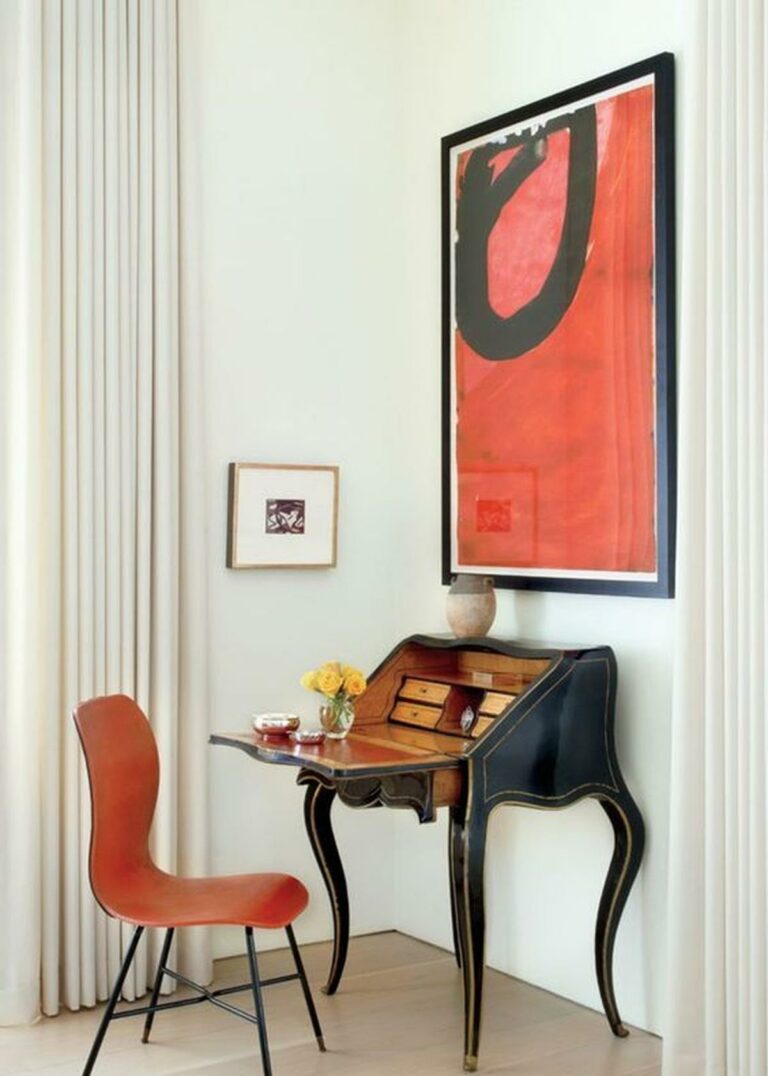 25 Elegant Ways To Incorporate An Antique Desk In Modern Interiors