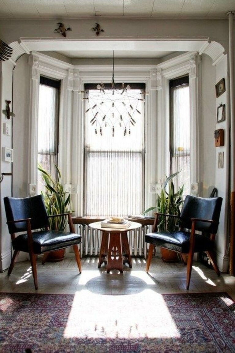 25 Bay Window Inspirations for Inviting Living Rooms