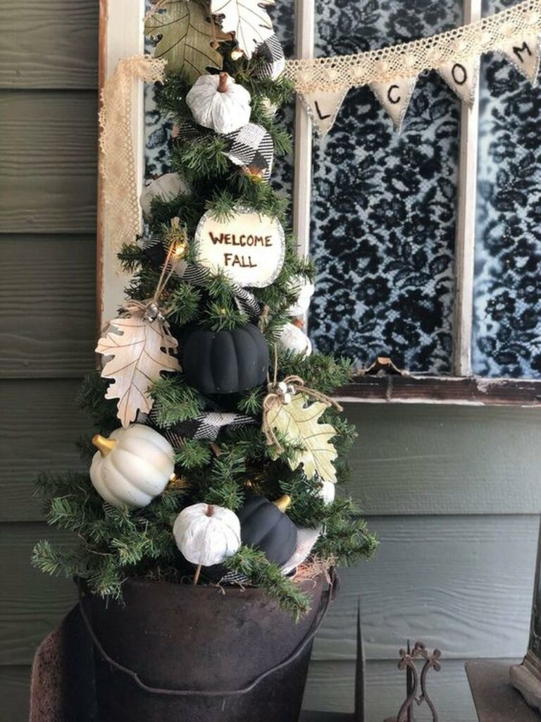 25 Cute Fall and Thanksgiving Tree Decor Ideas to Try