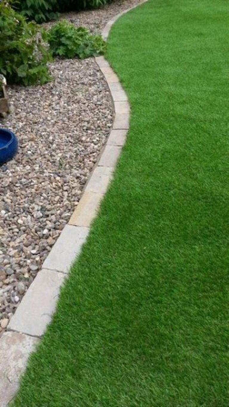 30 Simple and Charming Garden Edging Ideas
