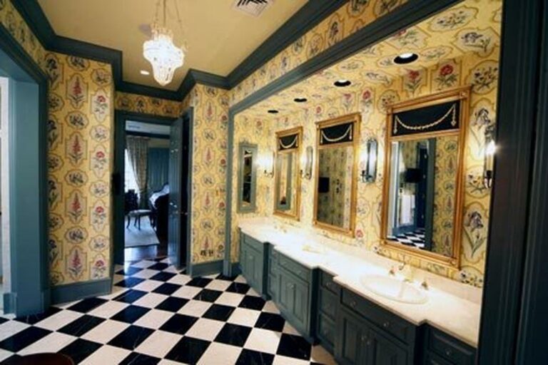 35 Eye-Catching Checkered Floor Ideas for Your Home