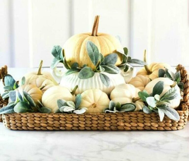 25 Charming Seasonal Pumpkin Arrangements to Try This Fall